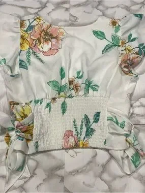 Gianni Bini | Tops | Gianni Bini Floral Crop Top | Poshmark